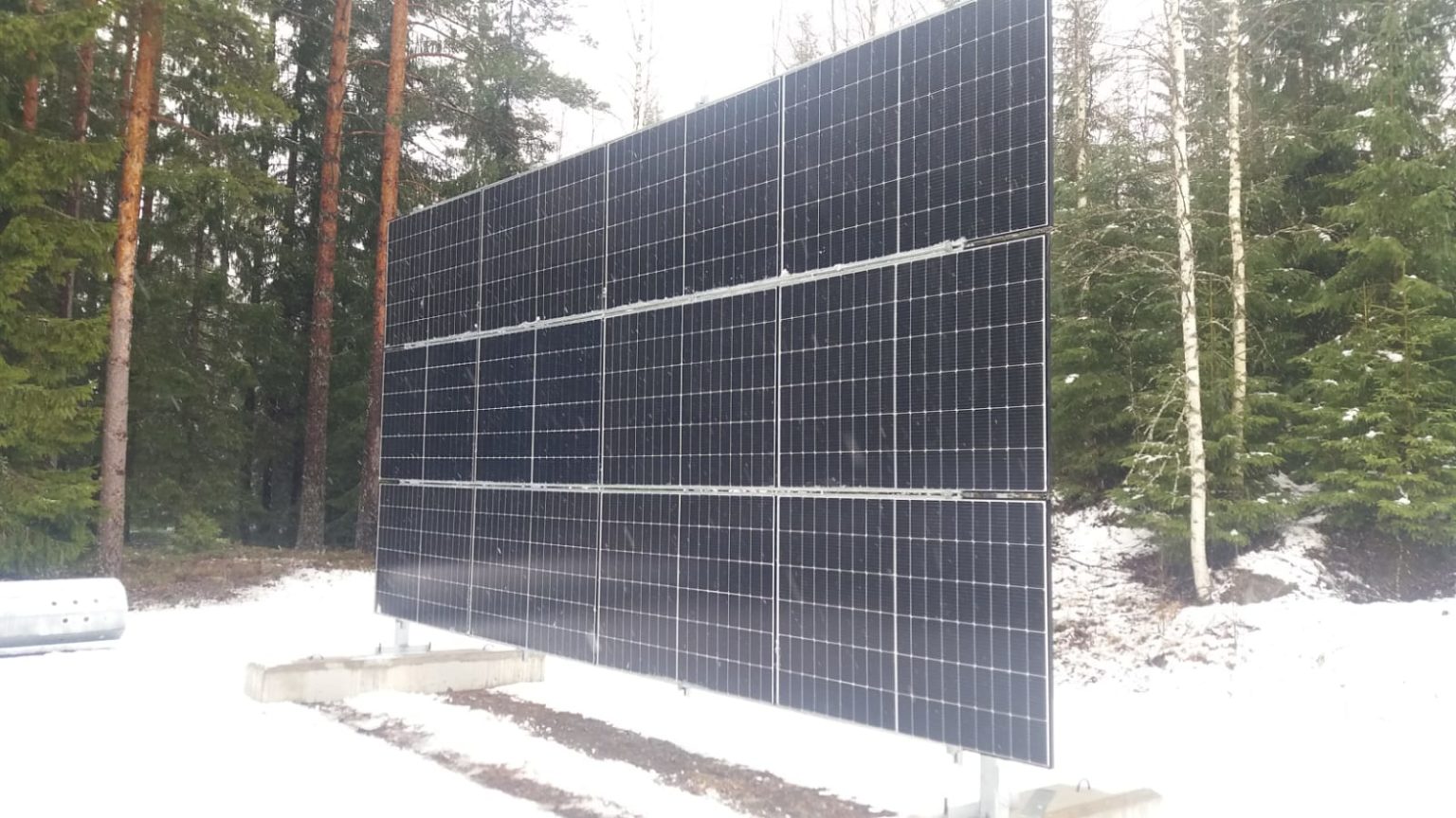 5 kWp käännettävä aurinkovoimala maa-asennuksiin - Volttikauppa